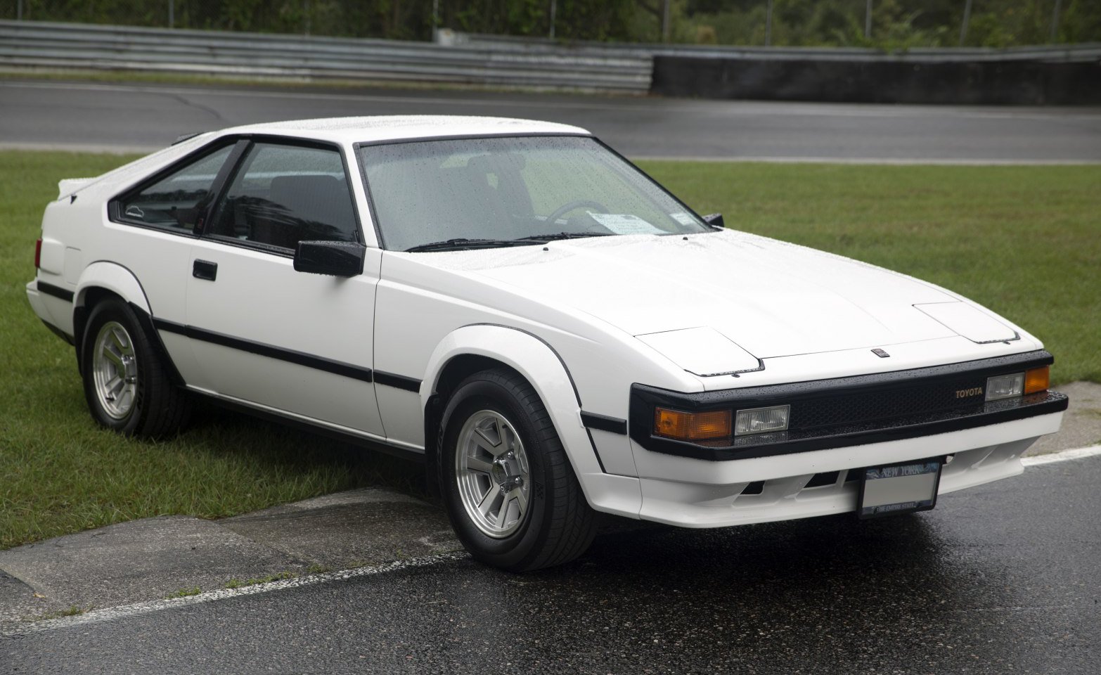 Toyota Supra technical specifications and fuel economy